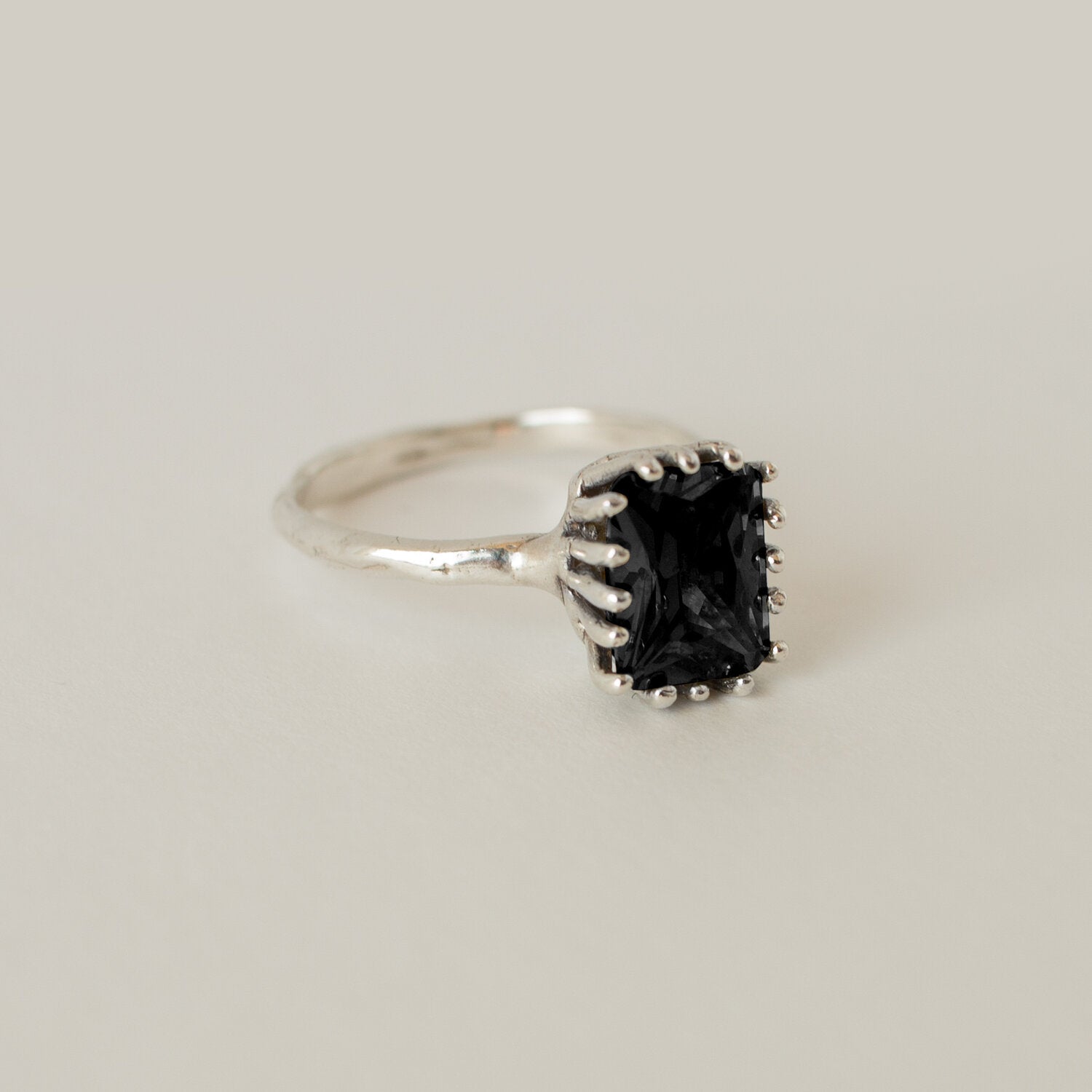 Ramona Stone Ring / Black Onyx ＜Merewif＞ – PAULINE STUDIO